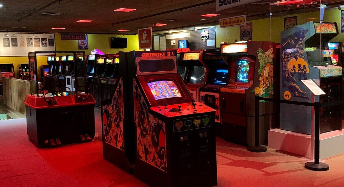 The Lost Arcades: A Look Back at Forgotten Gaming Hubs – Electric ...